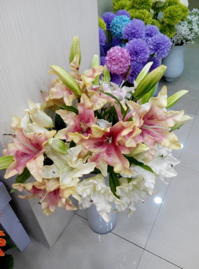 Guangzhou Wanling Square-The Simulation Flowers Market | Synotrip