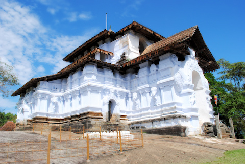 Three other Main temples in kandy -Ambakke,Gadaladeniya,Lankathilaka ...