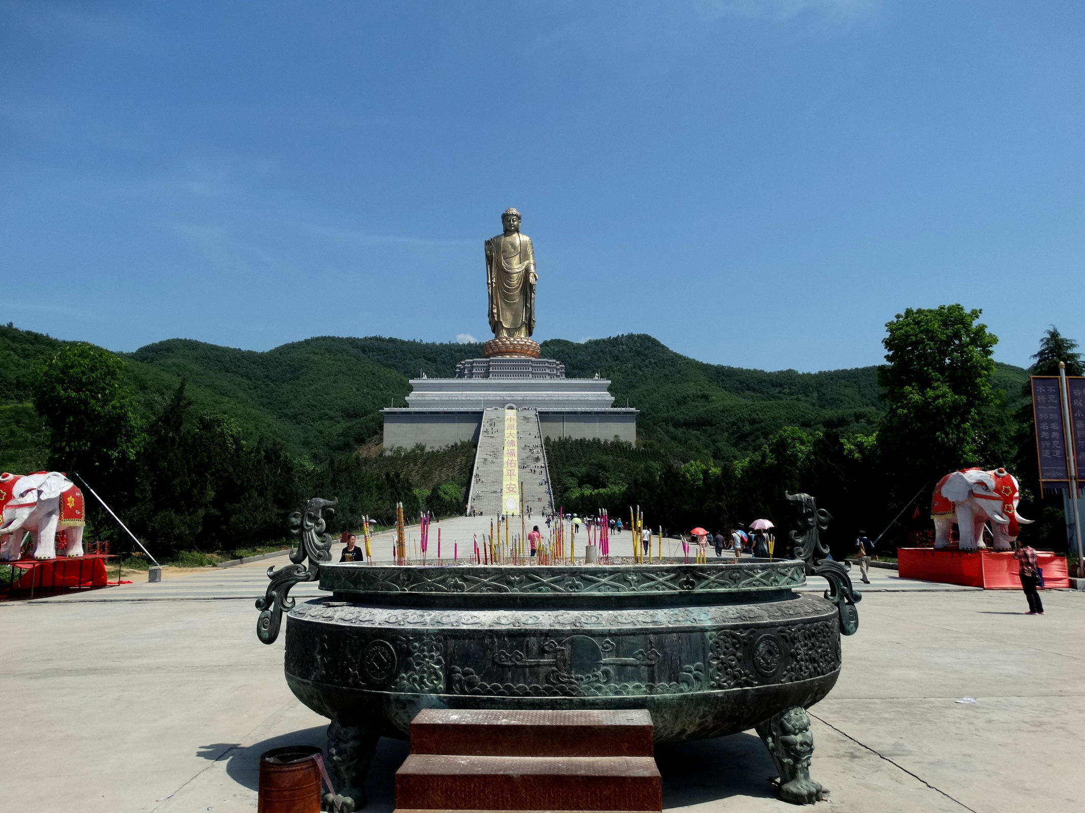 Spring Temple Buddha Statue | Synotrip