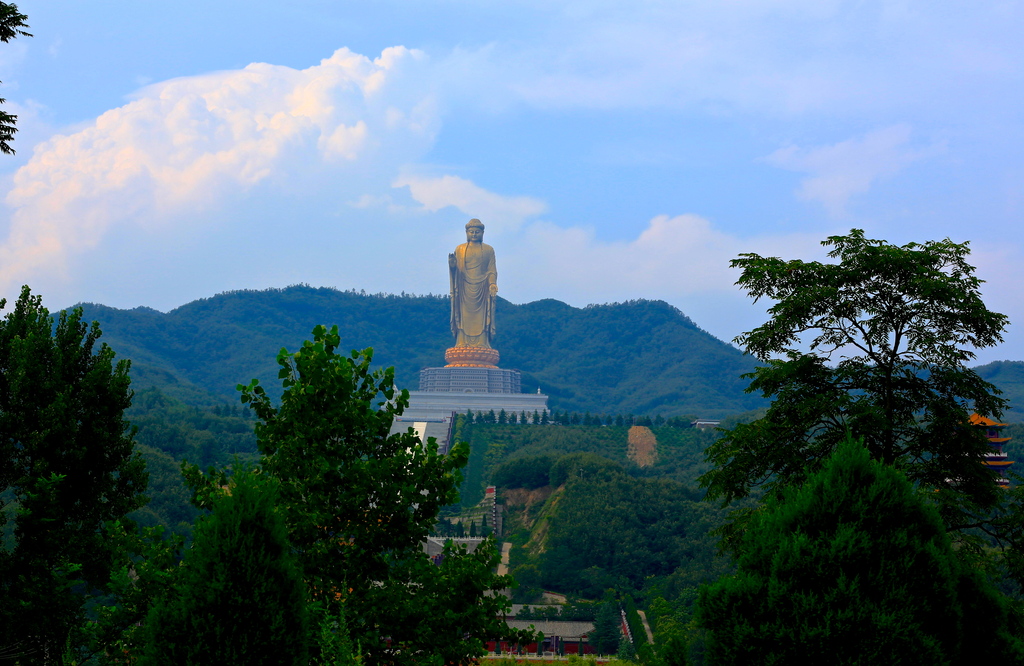 Spring Temple Buddha Statue | Synotrip